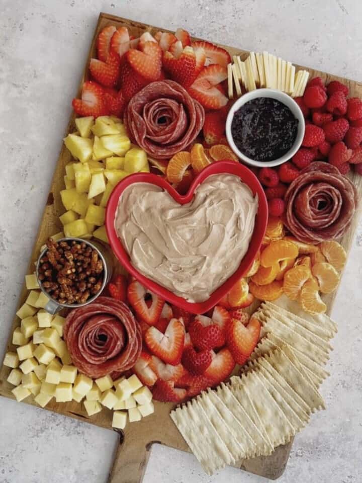 11 Simple Fruit Platter Presentation Ideas - The Curly Spoon