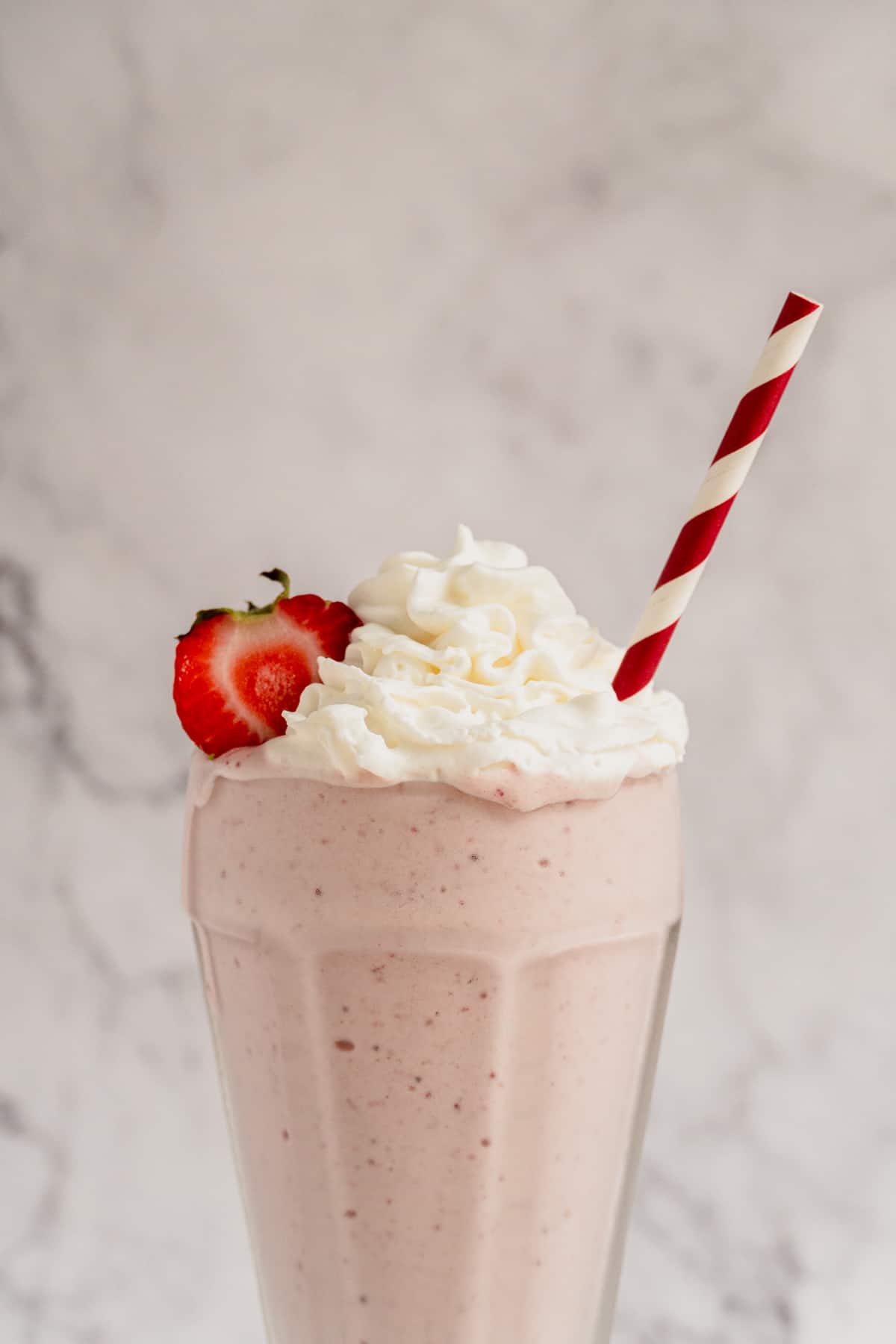 Easy Strawberry Banana Milkshake (With Ice Cream) - The Curly Spoon
