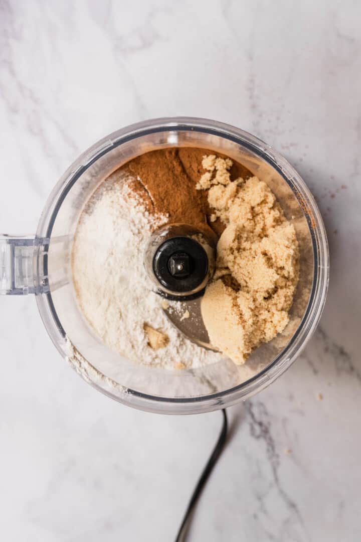 Easy Apple And Blackberry Crumble - The Curly Spoon