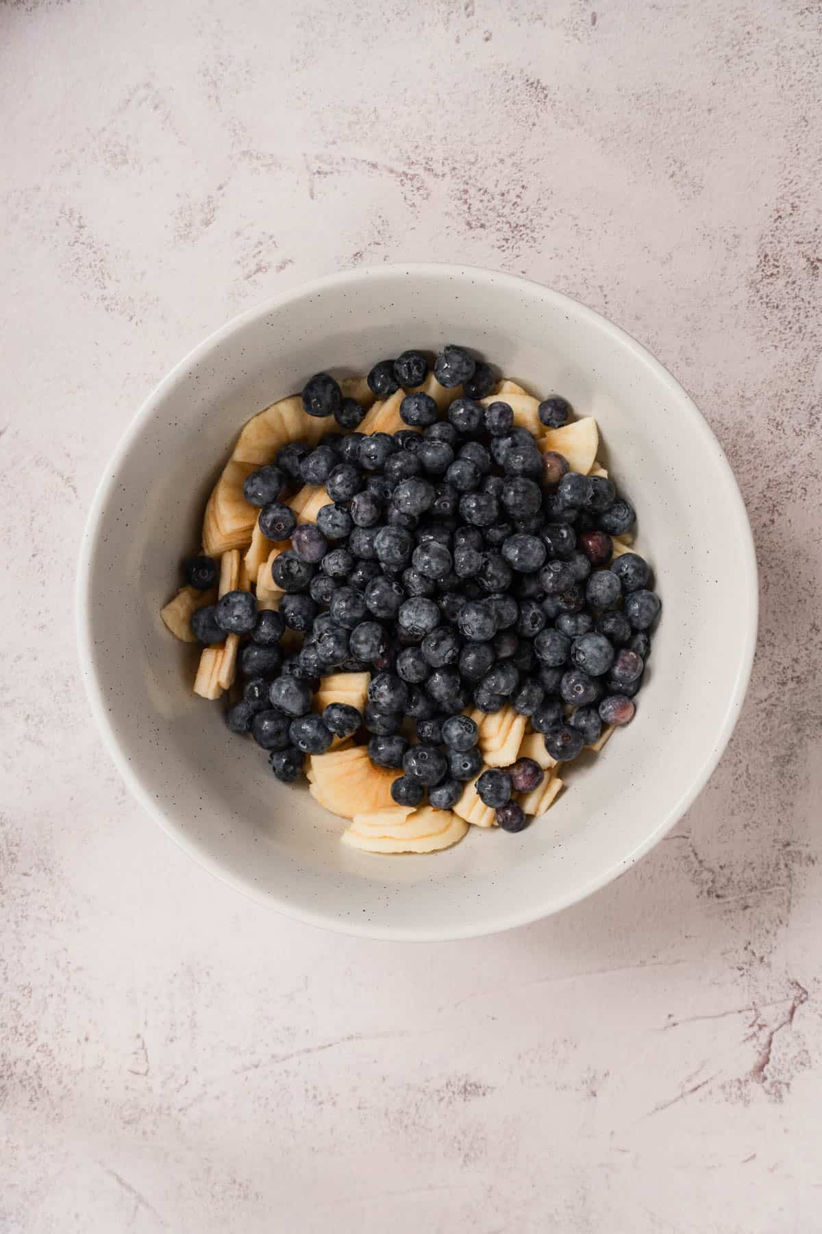 Easy Apple And Blueberry Crumble - The Curly Spoon