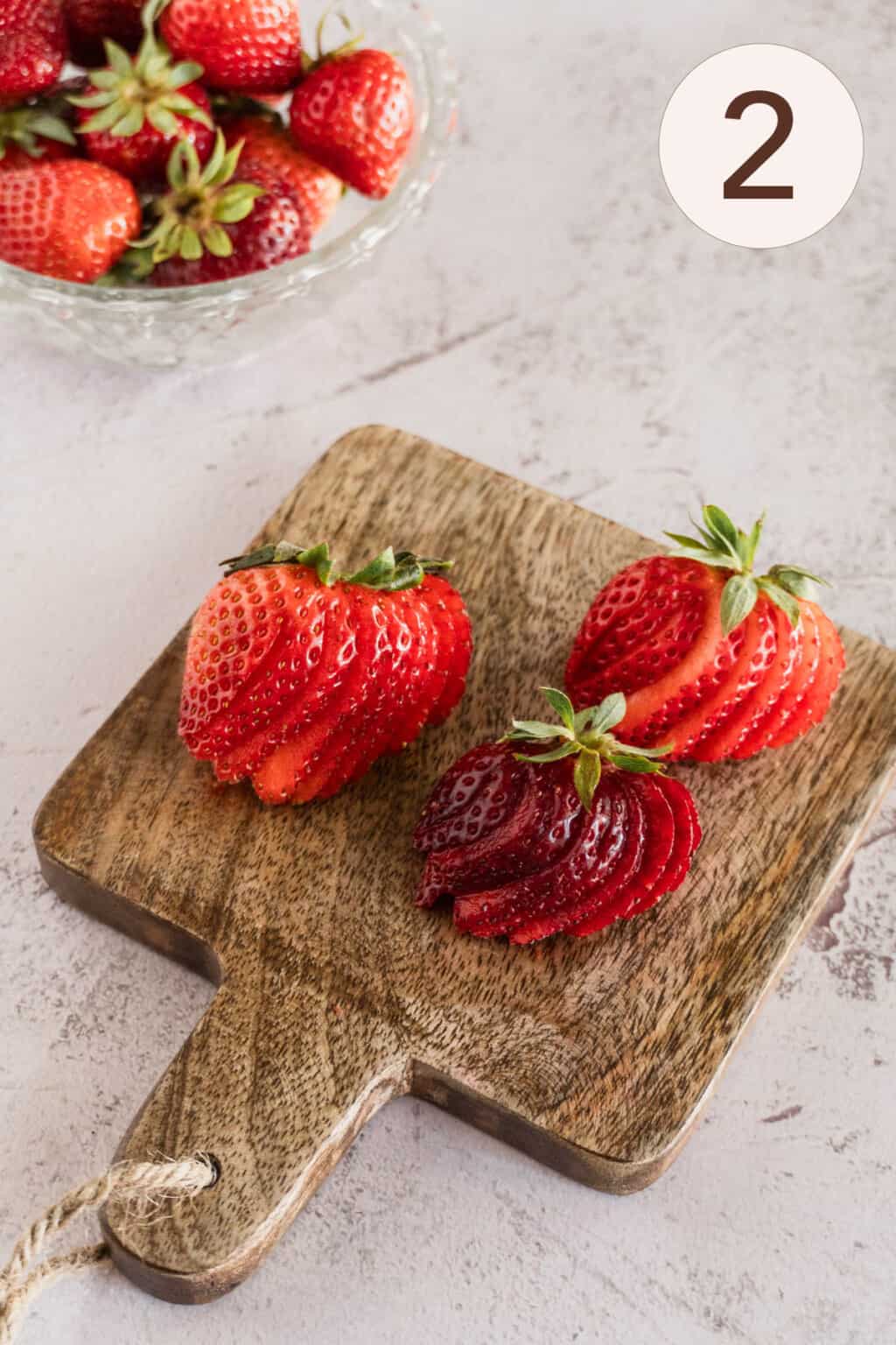 6 Easy Ways to Cut Strawberries for Charcuterie - The Curly Spoon