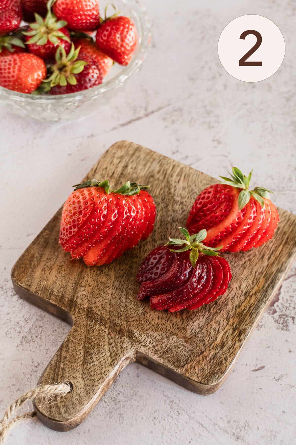 6 Easy Ways to Cut Strawberries for Charcuterie - The Curly Spoon