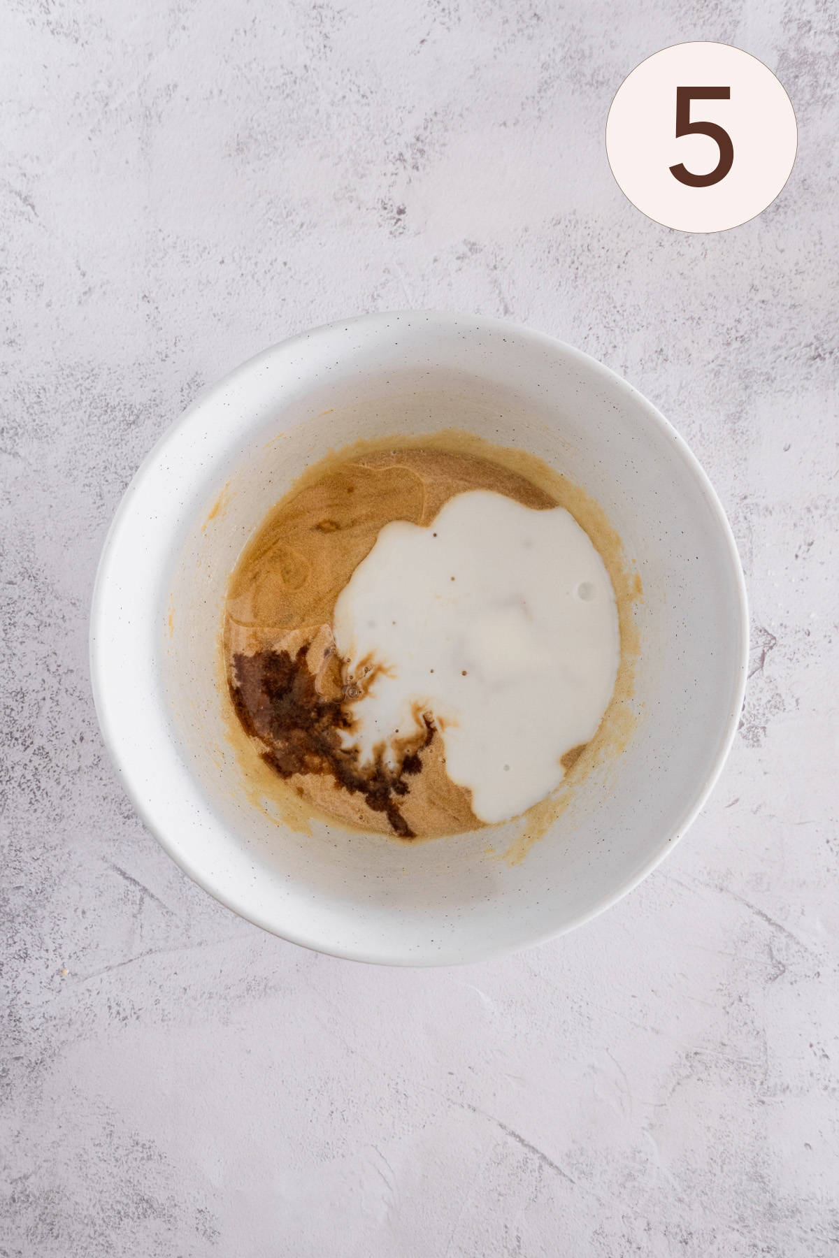 Easy Apple Cider Muffins with Cinnamon Streusel - The Curly Spoon